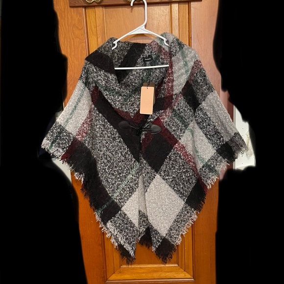 Modena | Jackets & Coats | Modena Plaid Cape | Poshmark